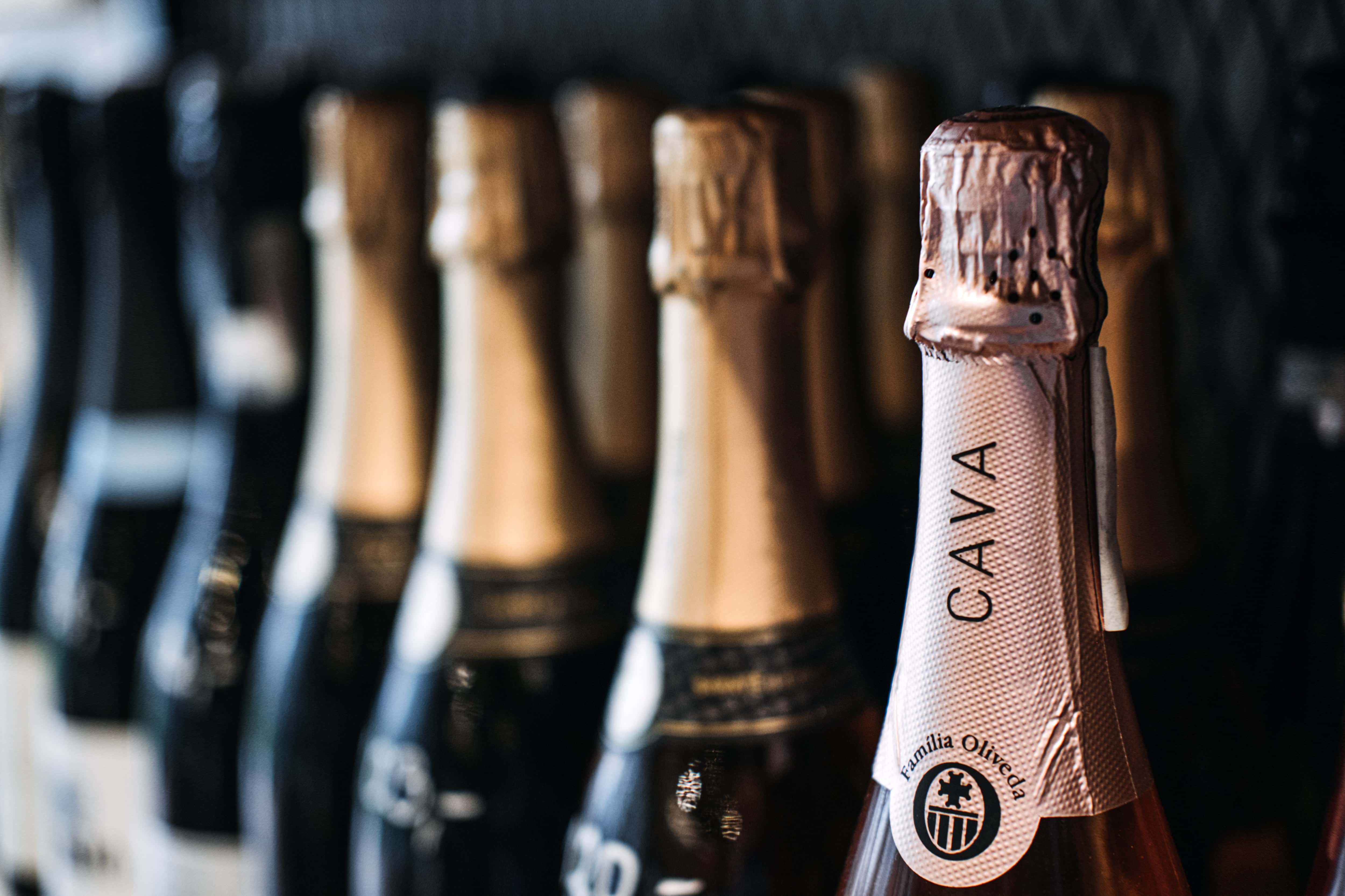 Che cos'è il Cava? Una guida introduttiva allo spumante spagnolo ...
